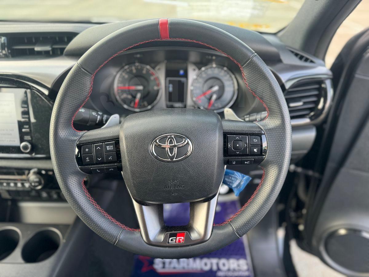 Тойота Хайлюкс 2022 года во Владивостоке, 2.4 Z GR Sport Diesel Turbo 4WD, акпп, дизель, 2.4л ...