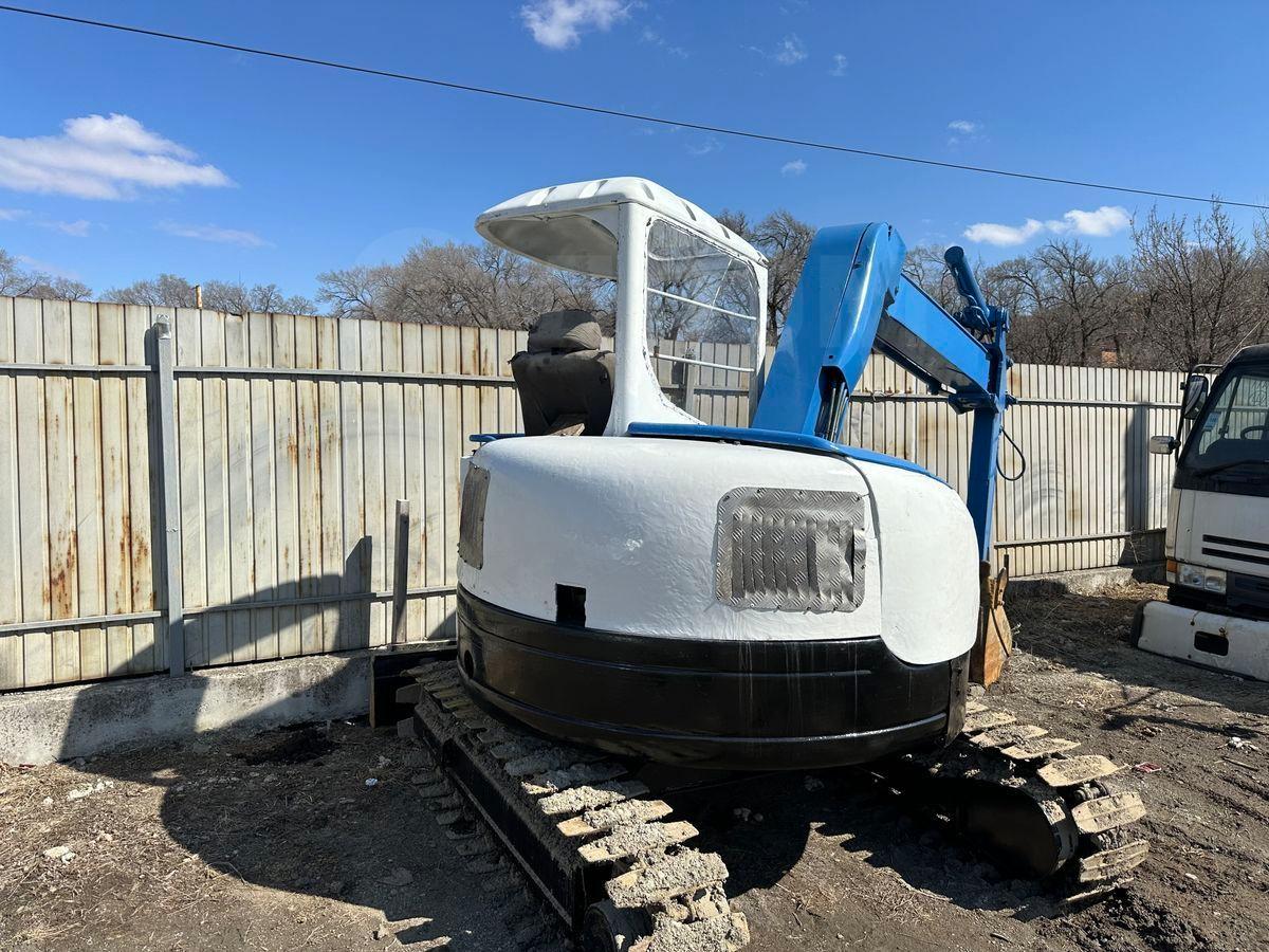 Купить Caterpillar 050SR Мини-экскаватор 2007 года в Уссурийске: цена 1 550 000 руб. - Экскаваторы