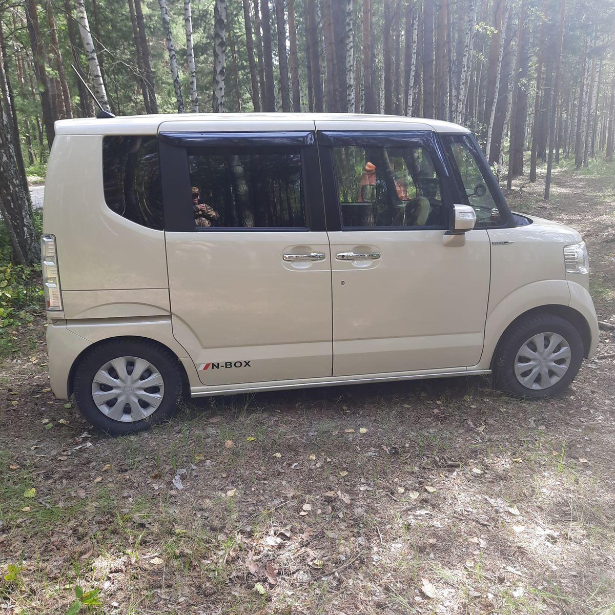 Honda N-BOX 15 года в Тюмени, 660 G L Package 2-Tone Color Style, AT, с пробегом 130000 км, с ...